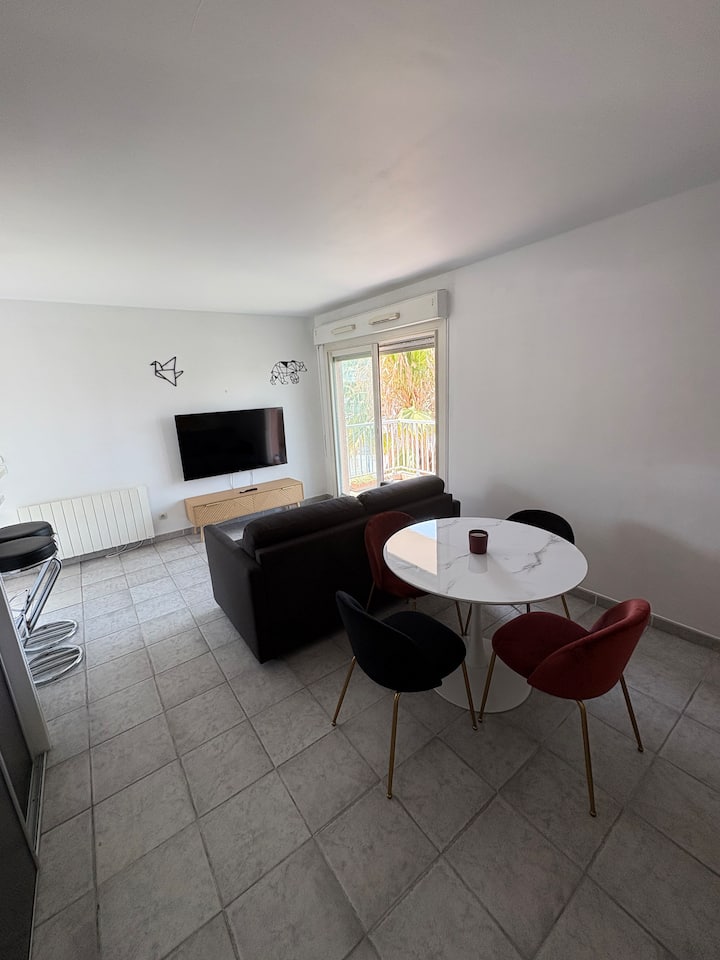 Studio Lumineux Avec 2 Balcons Vue Mer - Cagnes-sur-Mer