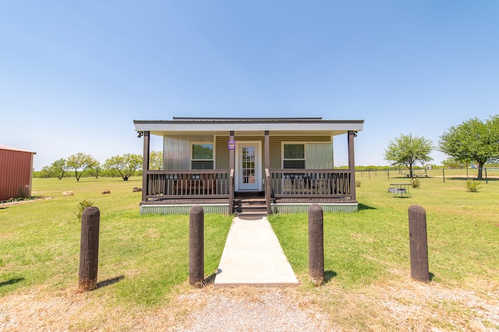 Three Bears Cottage - Lake Arrowhead State Park, Wichita Falls