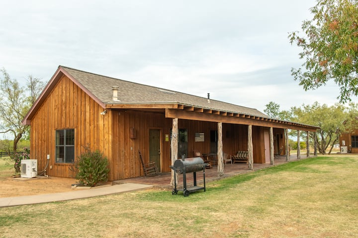 Yogi Bear Bunkhouse - Lake Arrowhead State Park, Wichita Falls