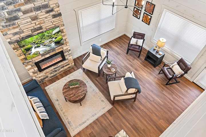 Luxury Cabin/heated Indoor Pool/hot Tub/nearpkwy - Pigeon Forge, TN