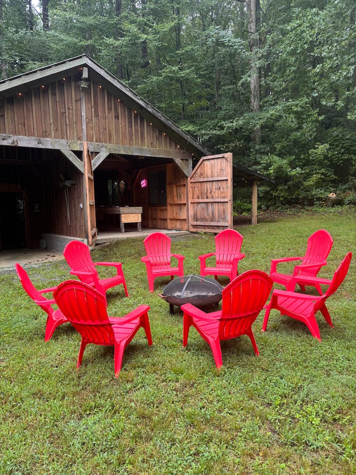 Mountain Retreat With Barn On 7 Acres In Cashiers - Cashiers, NC