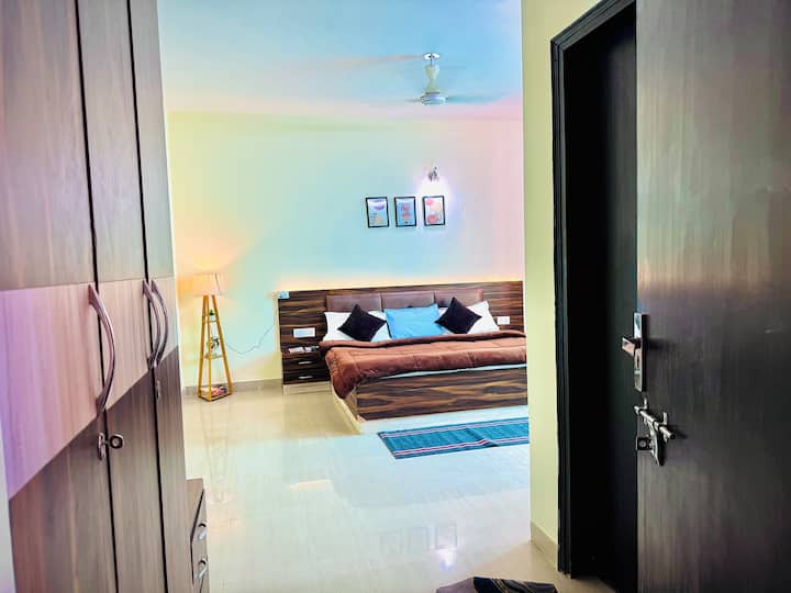 Elegant 1rk Studio Flat | Near Prem Mandir - Vrindavan