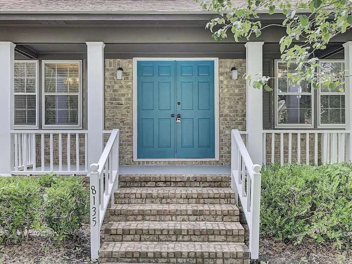 Chic 4br Getaway |5-car Parking | North Charleston - North Charleston, SC