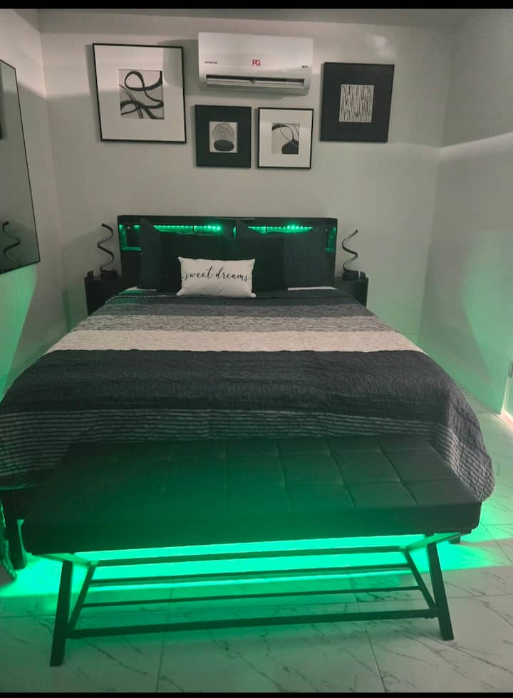 Cozy Apartment Just 5 Minutes From The Pbi Airport - West Palm Beach, FL