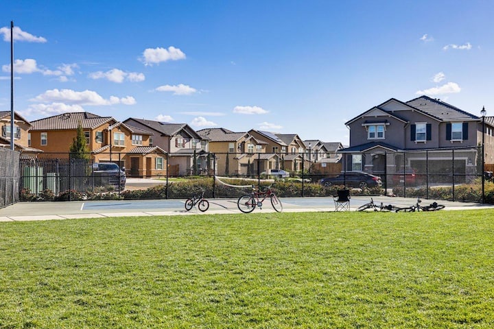 Cozy New 1 Bedroom Guesthouse - Manteca, CA