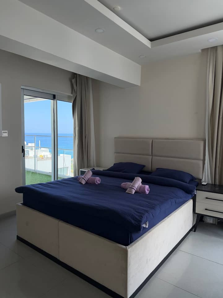 Sea View 3+1 Penthouse - Girne