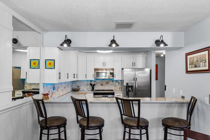 Palm Harbor Retreat | Coffee Bar +9mns Clearwater - Palm Harbor, FL