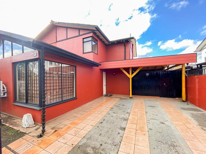 Amplia Casa De 2 Pisos Con Aire Acondicionado. - Los Angeles, Chile