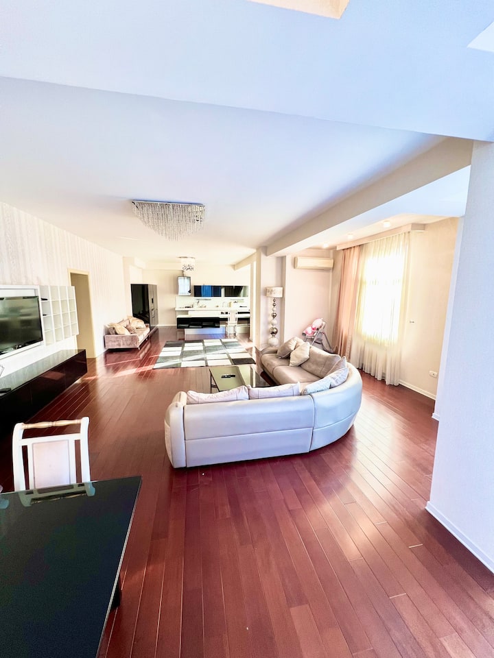 ŞEherin Merkezinde 28 Metroya 5 Dakika Lüks Daire - Baku