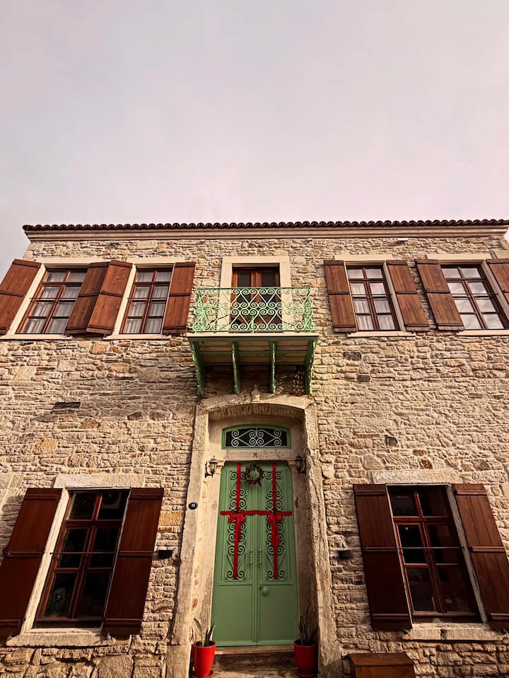 Yeni Foça Kalbindeki Bir Konakta Zamansız Deneyim - Foça