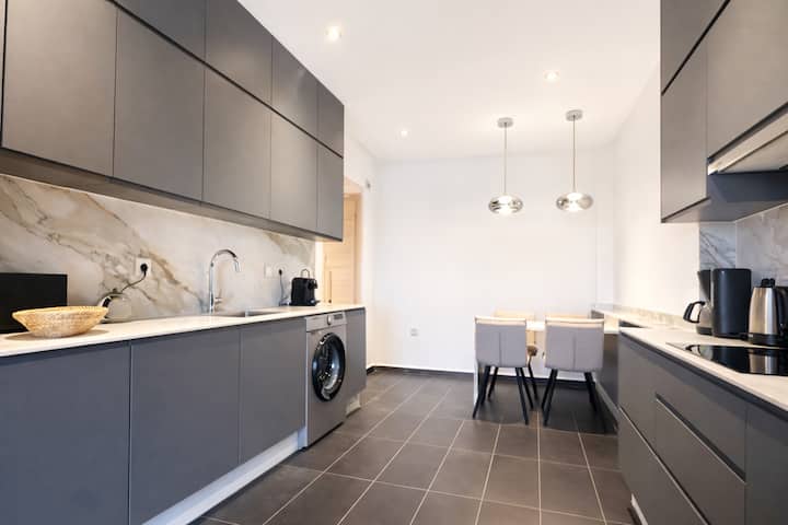 Luxus-Wohnung 2 Schlafzimmer Pool & Garten WLAN - Wohnungen zur Miete ...