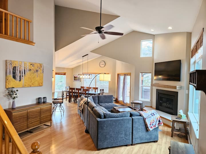 Spacious 3br Mtn Home W/ Private Hot Tub - Silverthorne, CO