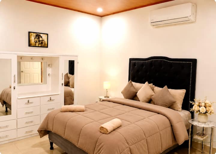 Spectacular Air-conditioned Apartment In Miraflores - Tegusigalpa