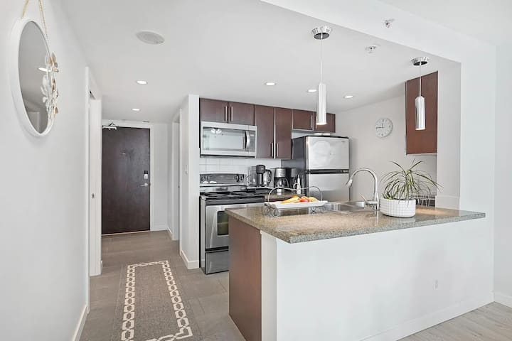 Steps To Fifa Wc • Dt Condo W/ Parking, Ac & Gym - Vancouver