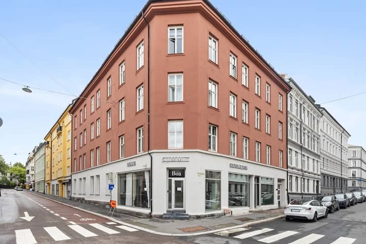 Lys 4-roms Hjørneleilighet I Schønings Gate - Oslo