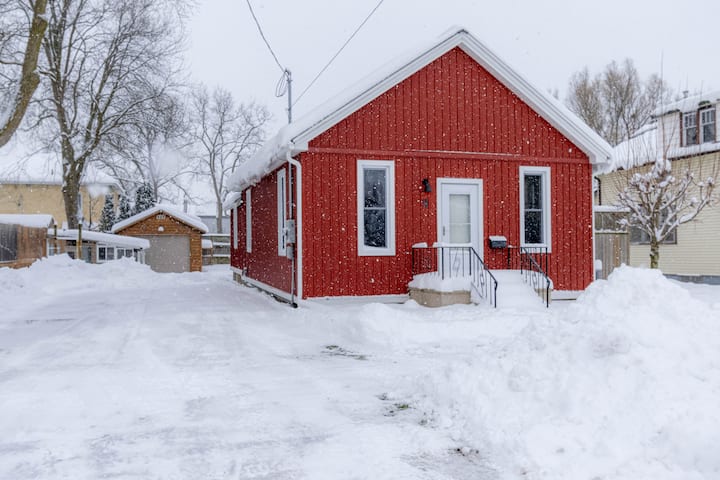 The Cozy Nest: Private Home Near Downtown Norwich - Ontario