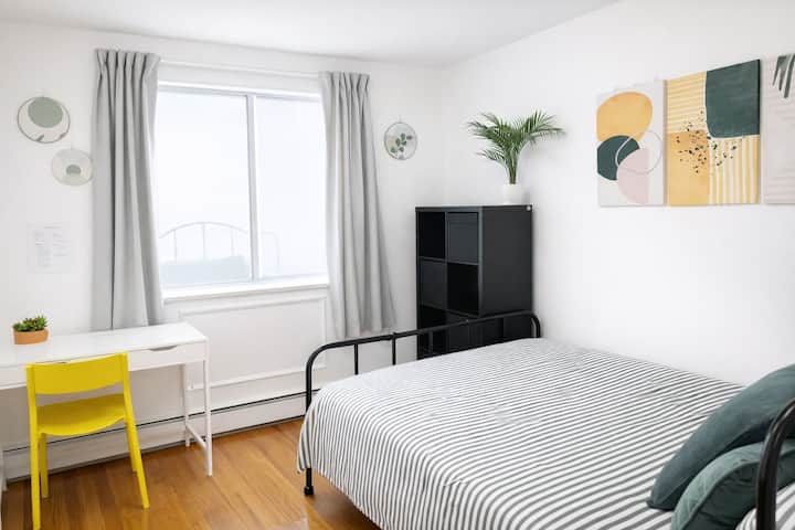 Cozy Bedroom W Shared Spaces In Prime Location - New York City