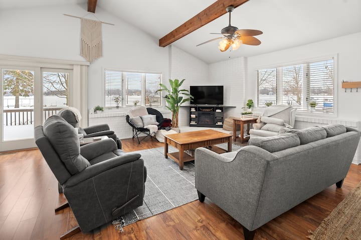 The Lake Escape - Your Home Away From Home! - Middlebury, IN