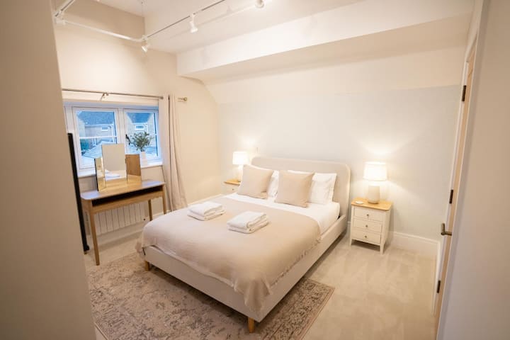 Brand New Modern 2br Apt| Broadway High St - Broadway