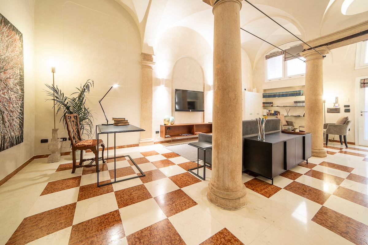 {[The Cardinal's Suite]} - Condominiums for Rent in Verona, Veneto ...