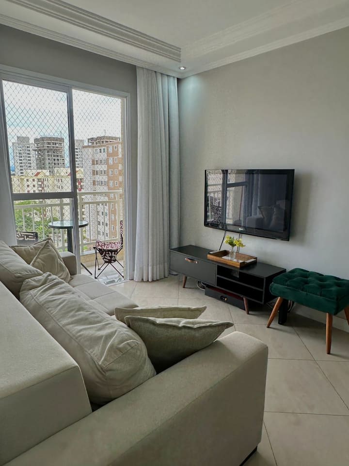 Apto Inteiro
ÓTima Localização Próximo A Via Dutra - São José dos Campos