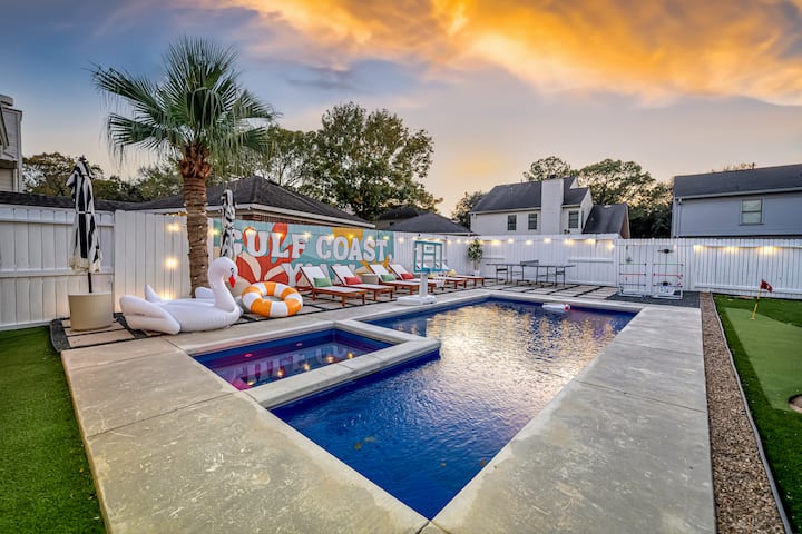 Family Luxury Villa W/ Pool & Game Room | Pet Ok - Seabrook, TX