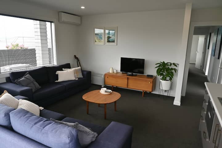 Modern - Taupō 2 Bedroom Apartment - Sleeps 5 - Taupo