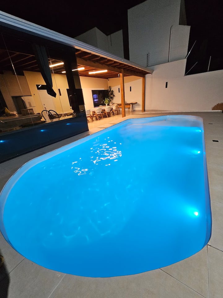 Casa Com Piscina E Mesa Gigante | ÁRea Gourmet - Maringá