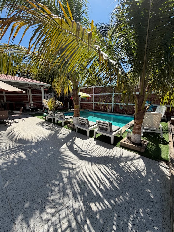 Welcome To Entre Palmas - El Salvador