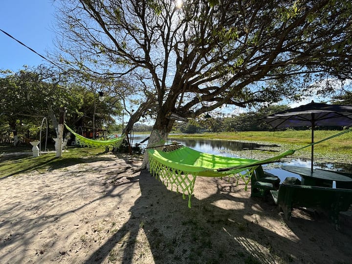 Casa 4 Suítes, Beira De Lagoa, Perto Da Praia - Salvador