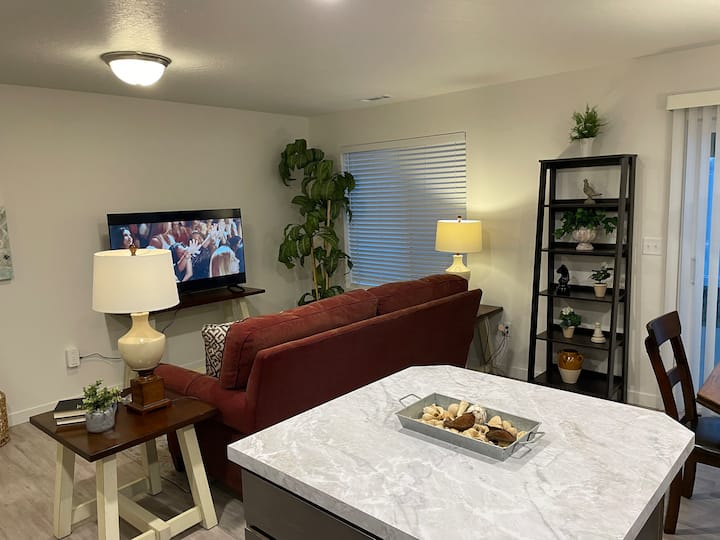 Central Comfort | Brand New | King Suite - Kennewick, WA