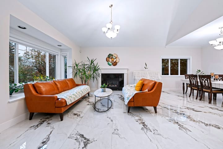 Cozy 3-bedroom Private Home With 2 Bathrooms - Vancouver
