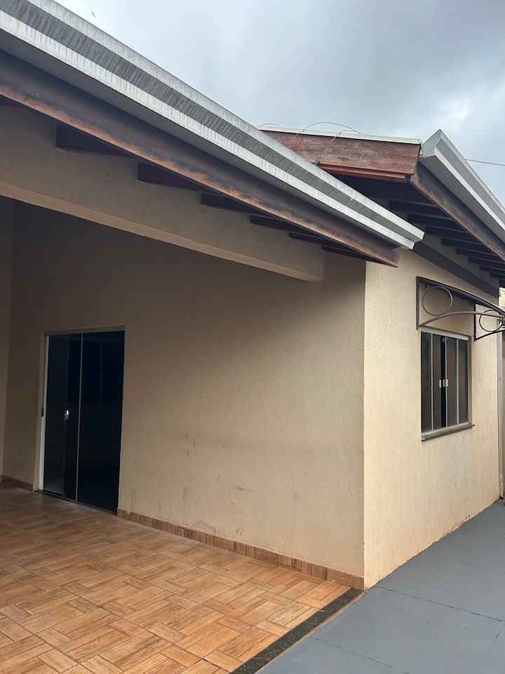 Ampla Casa Com Piscina Próximo Av Guaicurus - Campo Grande