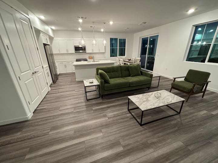 Modern One-bedroom House With Full Kitchen - Vacaville, CA