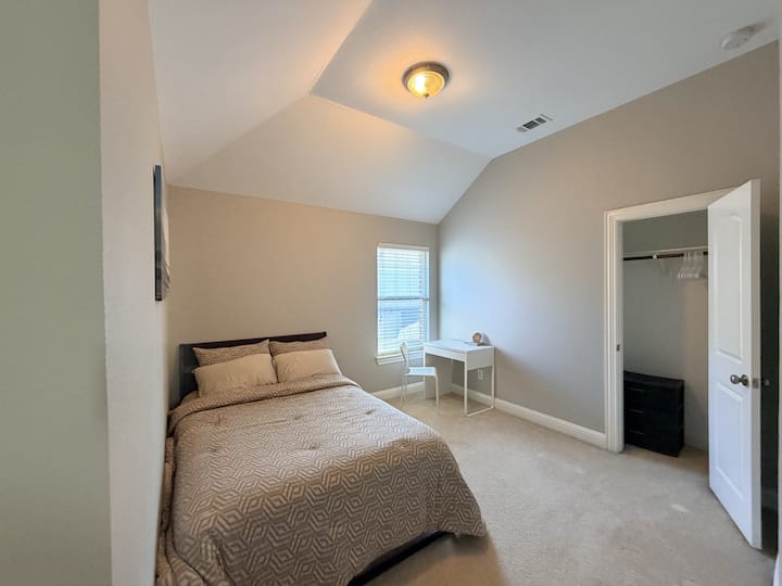 House With 3 Bedrooms - Frisco, TX