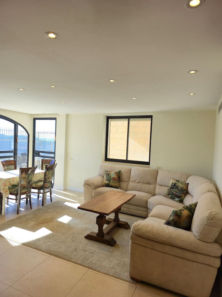 Accessible Luxury Retreat With Private Garden - Jerusalem