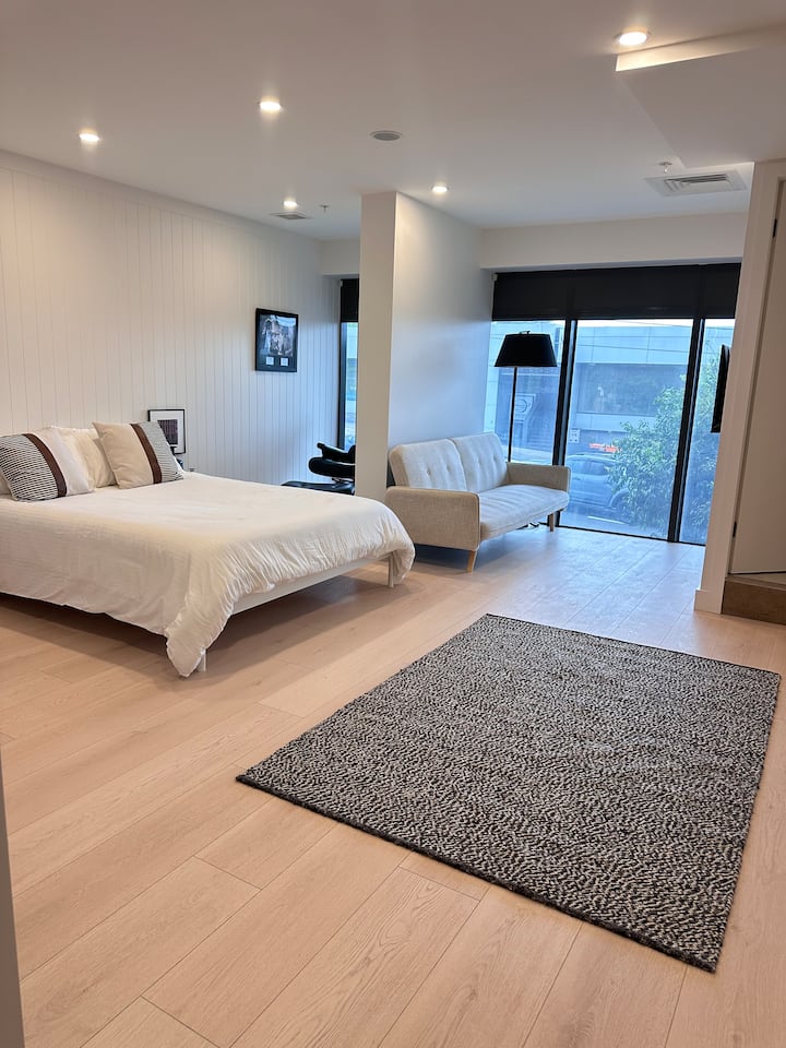 Close To City. Bus To Airport. 5 Min To Train. - Burwood