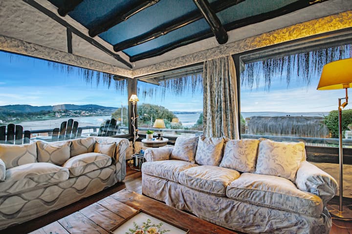 Frente A La Playa · Casa Amplia Con Vista Al Mar - Zapallar