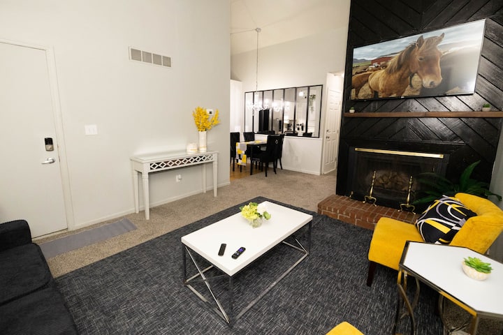 Modern Duplex Apartment Nearby Everything - Lexington