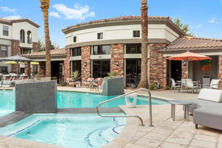 2br Cozysuites Glendale By The Stadium With Pool! - State Farm Stadium