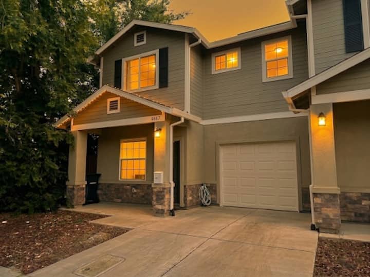 New! Modern Home Walk To Uc Davis Medical/broadway - Sacramento, CA