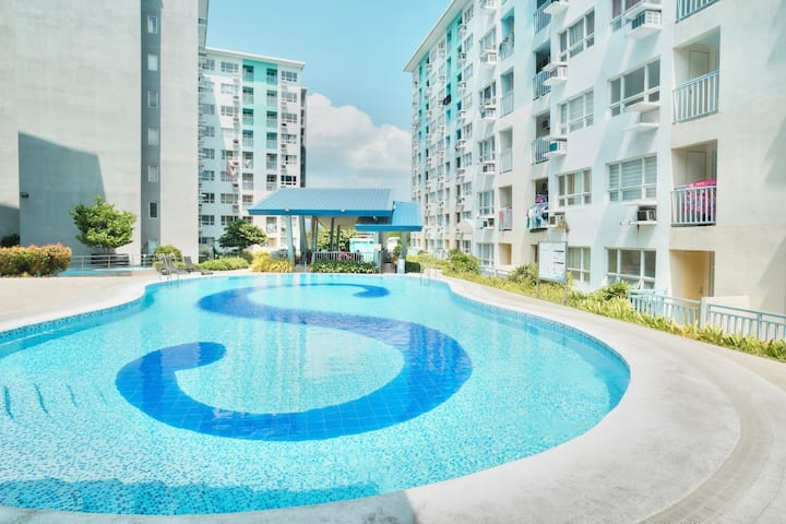 Near Airport And Beach, Outdoor Pool, Free Wifi - Davao City
