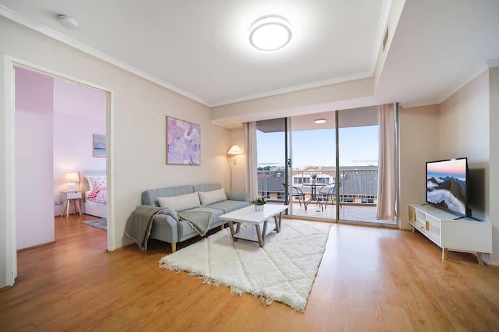 Modern 2br | Close To Airport, Full A/c, Pool+gym - Randwick