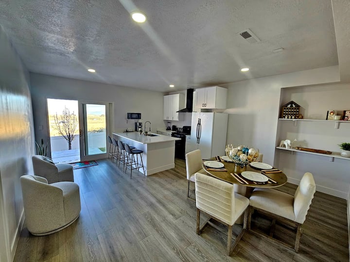 Beautiful & Cozy Apartment. Clean, Comfortable. - West Valley City, UT
