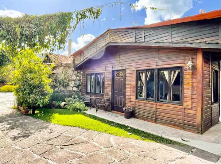 Cabaña Con Piscina A 5 Min De Antigua Guatemala - Santiago Zamora