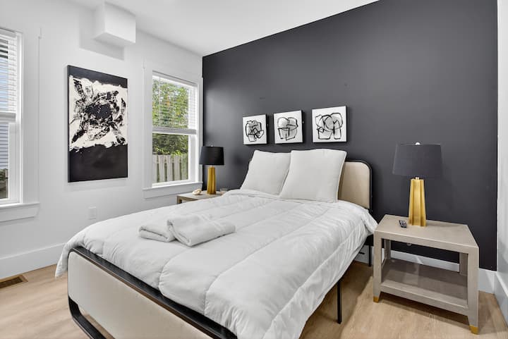 Luxury Condo Near Downtown - Boston, MA