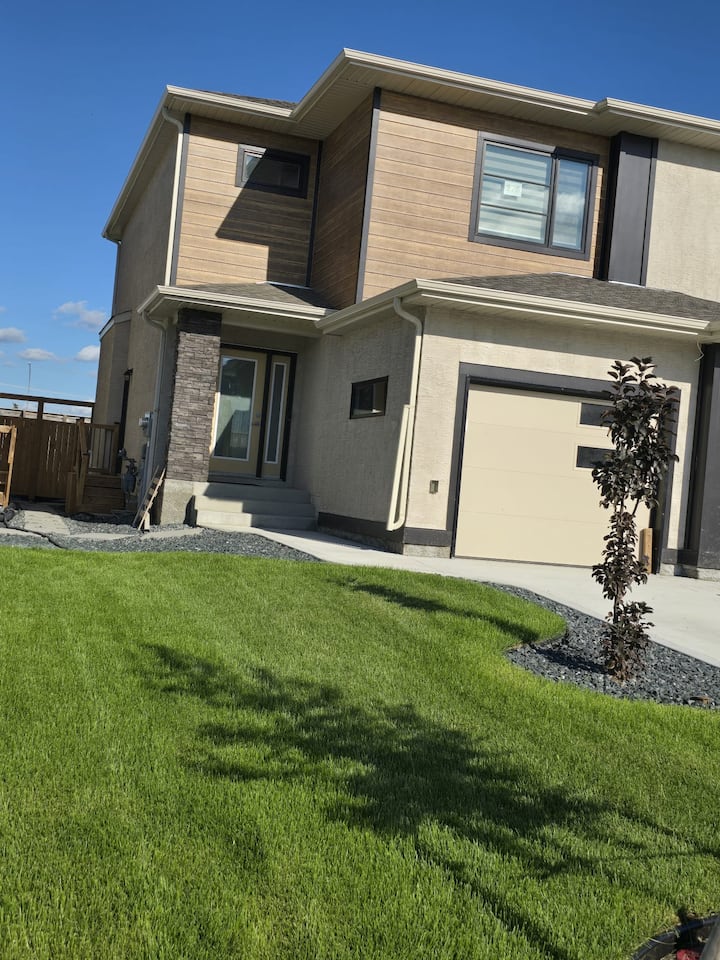 Modern & Cozy 2 Bedroom Apartment - Winnipeg