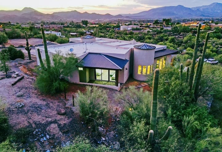 Black Mountain Home Base Steps From Frontier Town - Carefree, AZ