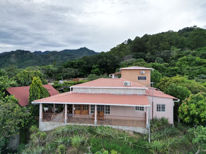 Casa Entre Montañas - El Salvador
