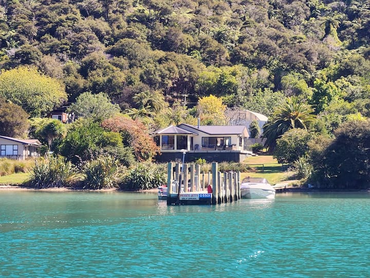 Lochmara Bay Holiday House - Picton